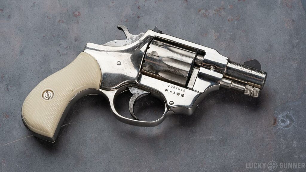 High Standard Sentinel .22 LR - A Retro Budget Snubby