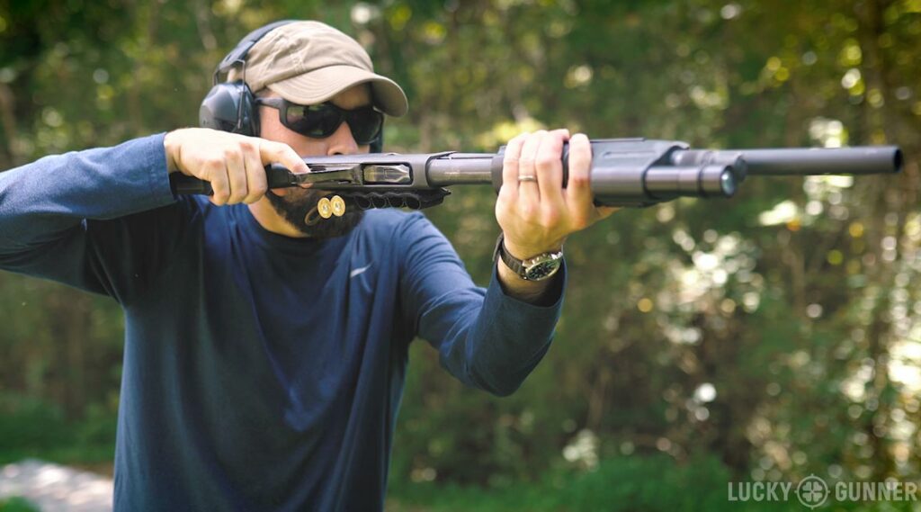 Close Quarters Shotgun Technique - Lucky Gunner Lounge